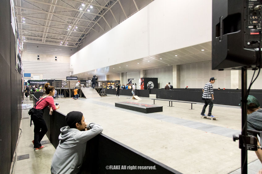 INTERSTYLE – FLAKE